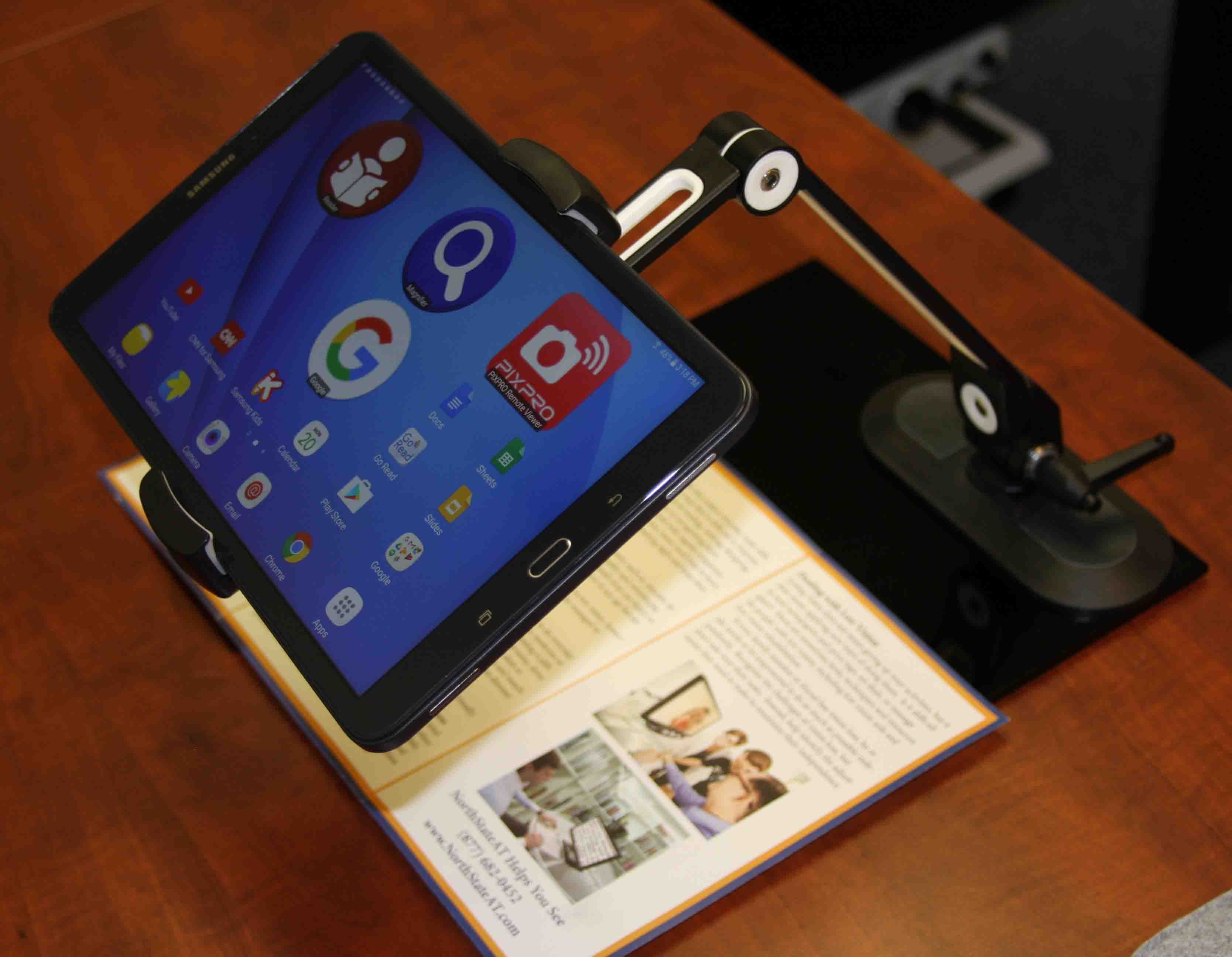 LetsEndorse | Portable scanner/reader with real-time magnification